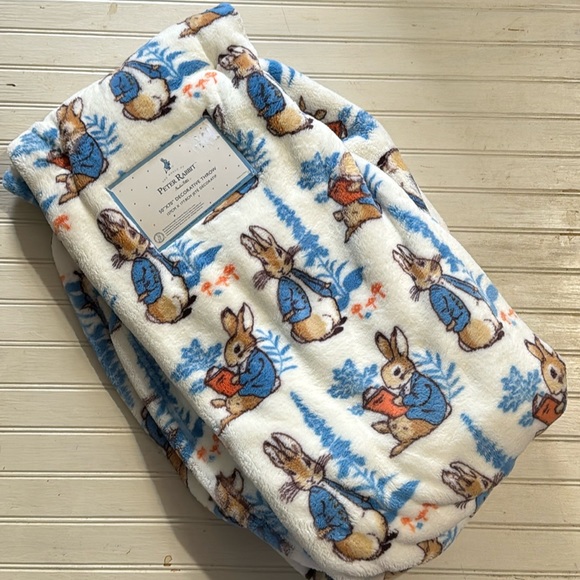 Beatrix Potter | Bedding | Beatrix Potter Peter Rabbit Velvet Soft ...